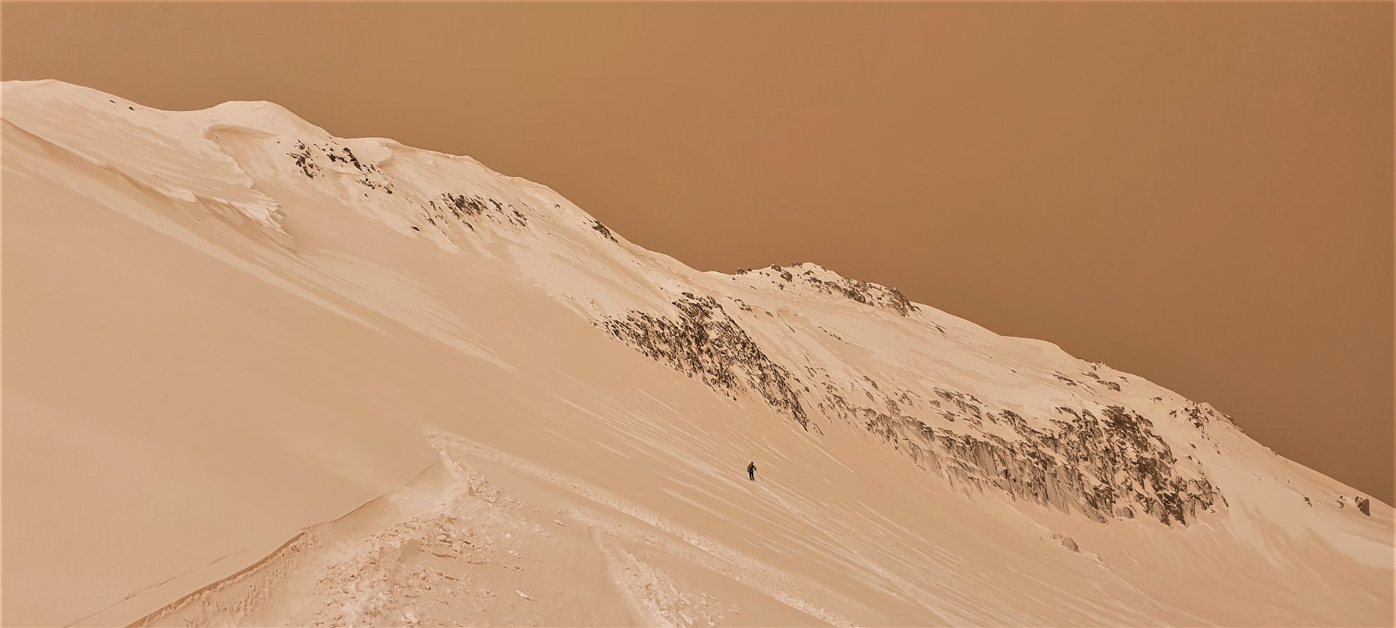 Lo spettacolare fenomeno della neve rossa sulle Alpi | Spiegazione e ...